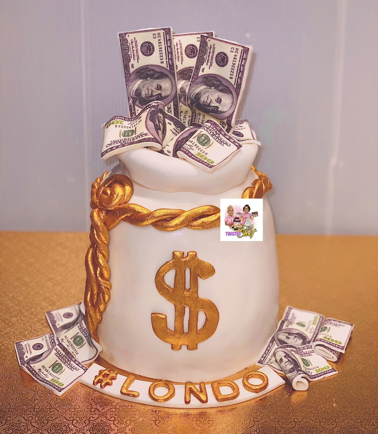 | Customized Creative Cakes & Treats